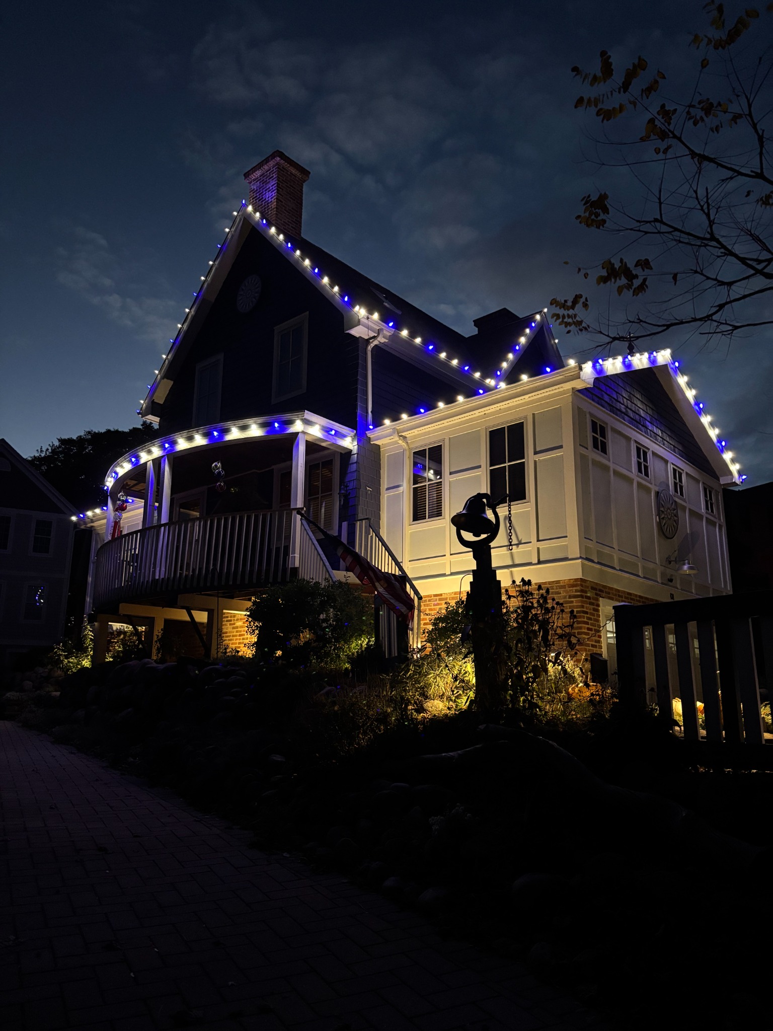 Sam’s Seasonal Lighting | Milwaukee Holiday Light Installation