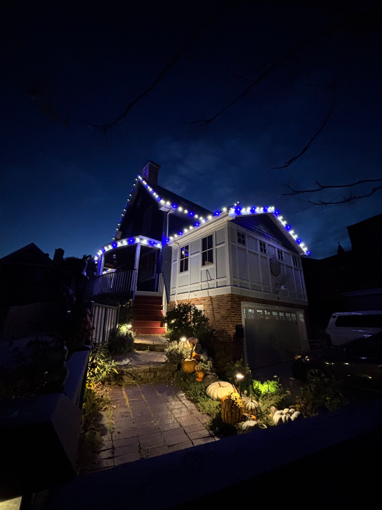 Sam’s Seasonal Lighting | Milwaukee Holiday Light Installation